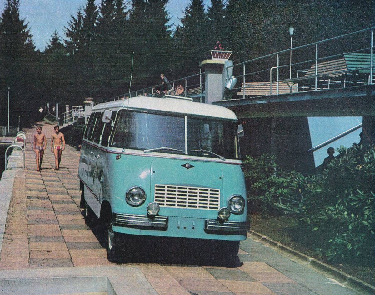 Foto: Dodávky a mikrobusy Nysa zajišťovaly Polákům tolik potřebné ...