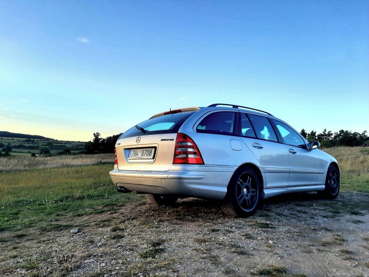 Foto: Mercedes-Benz AMG C32 býval před lety doktorským autem ve formuli ...
