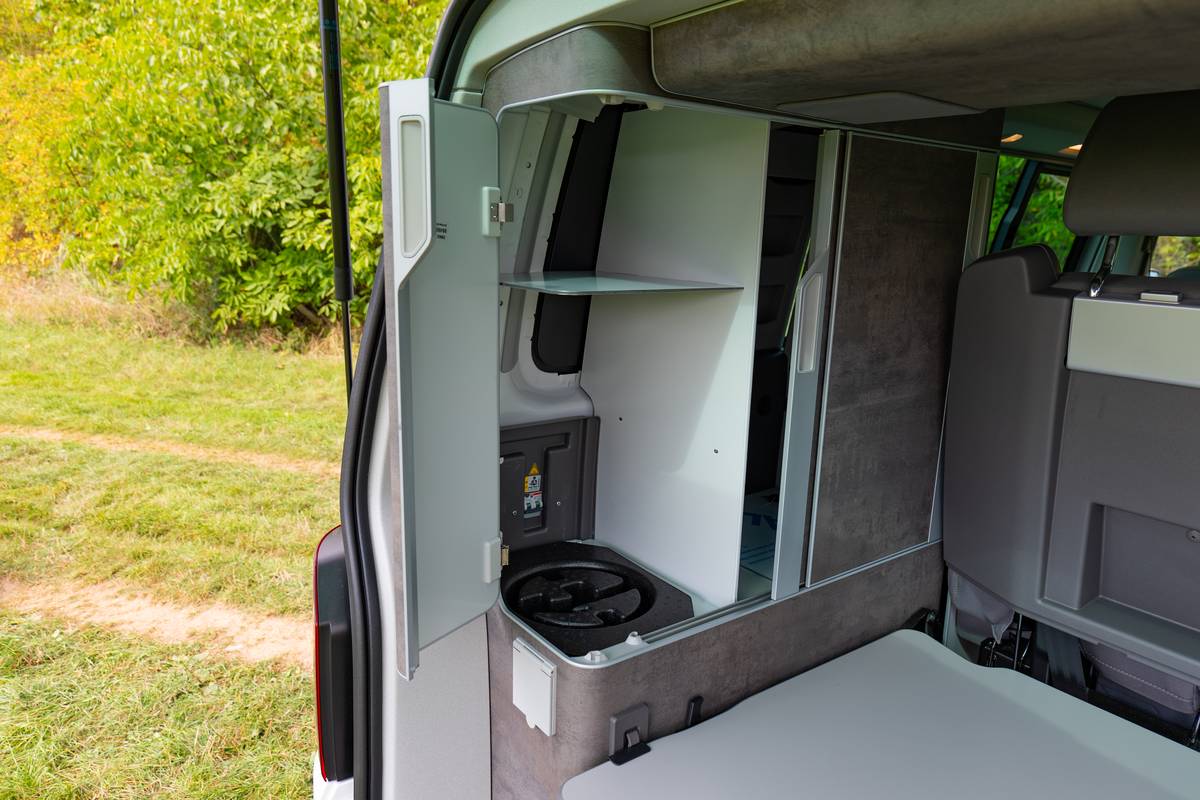 Foto: Rodinný přepravník, o víkendu obytňák: VW California 6.1 Ocean je ...