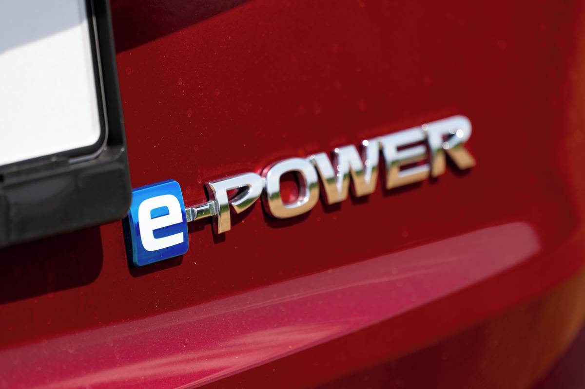 Foto: Úsporné rodinné SUV s velkou slevou: X-Trail se Nissanu vážně ...
