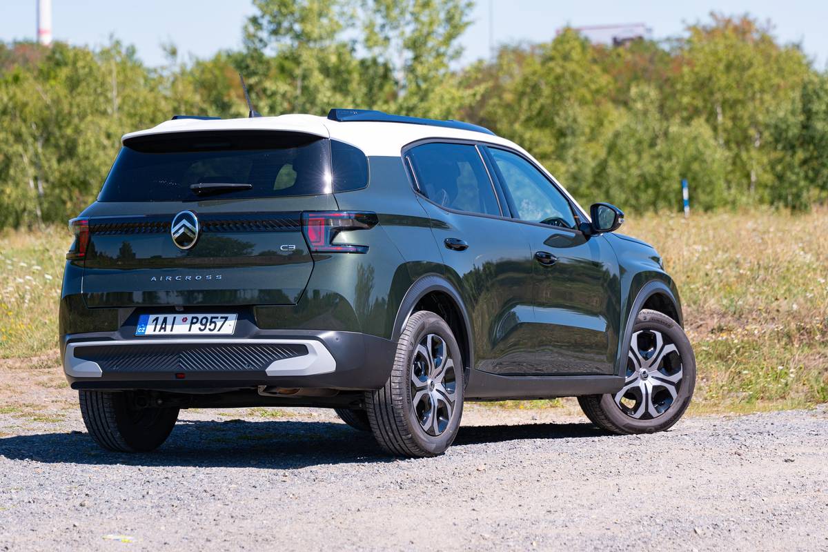 Foto: Normální motor, manuální převodovka a sedm míst za akční ceny ...