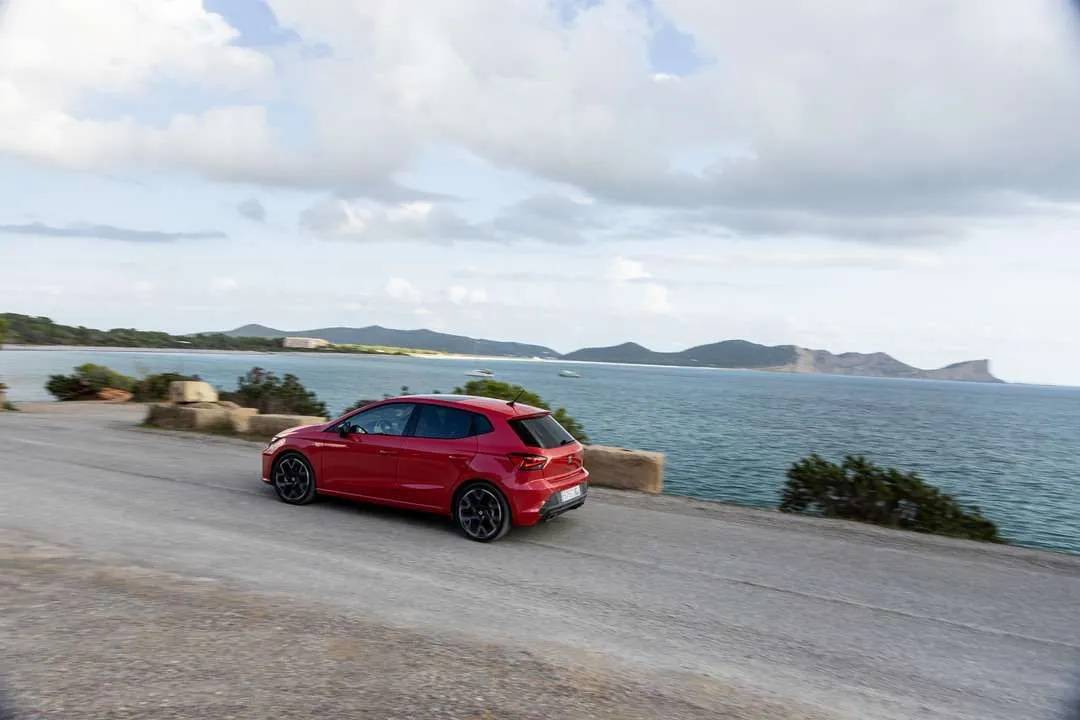 Foto: Klíčové novinky Seatu odhaleny únikem! Modernější kukuč doplní ...