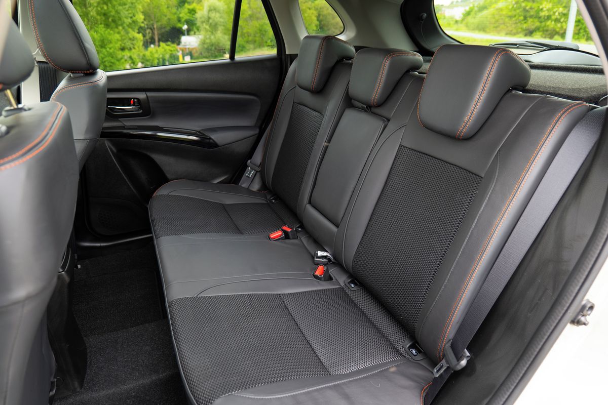 Test kompaktního SUV Suzuki S-Cross 1.4 BoosterJet Black Edition